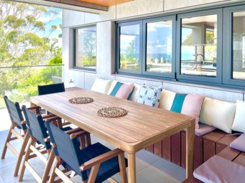 Luxe Terrigal beach Ocean View with Infinity pool, Wamberal – Updated ...