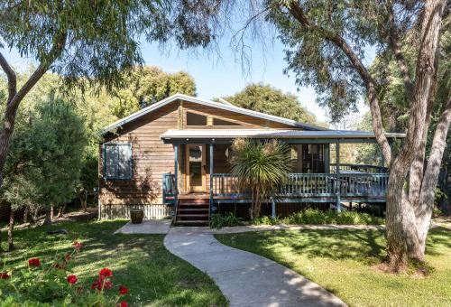 Surfside Retreat, Gnarabup (updated prices 2025)