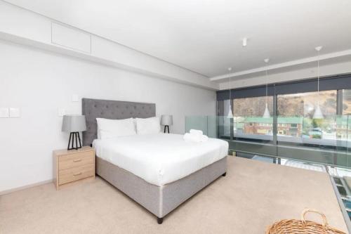 Plush Loft Apartment with Signal Hill View, Ciudad del Cabo – Precios ...
