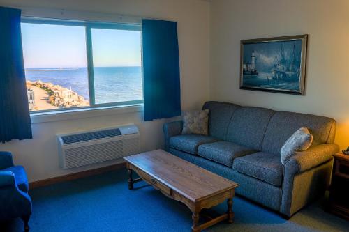 Lighthouse Inn - Two Rivers, Two Rivers – Updated 2023 Prices