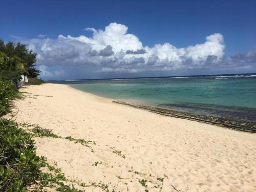 Wonderful beach bungalow in the south., Riambel – Updated 2024 Prices