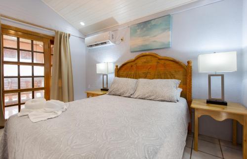 Sea Eye Hotel - Sunset Building, Utila – Updated 2023 Prices