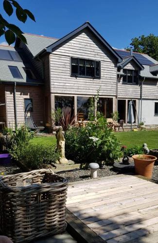 Appleton House, Thornbury (updated prices 2025)