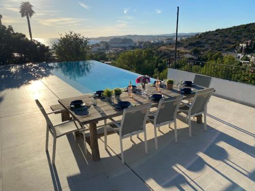 Villa Sitges Colonial. Impressive views of the sea. High design ...