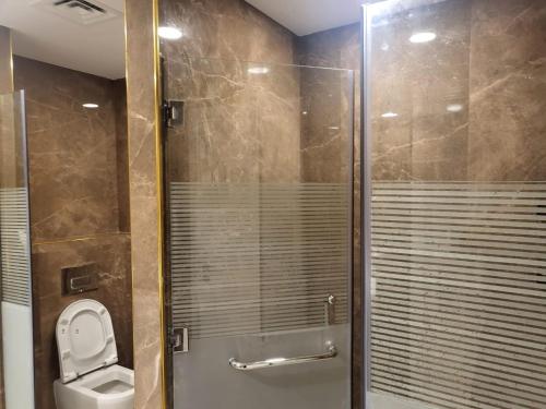 USMANS 5 BEDROOM APARTMENT at JBR WALK RIMAL ON THE BEACH 2750 SFT HUGE ...