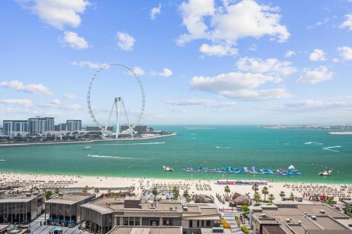 Spacious 4-bed in JBR Rimal with access to Beach!, Dubai (updated ...