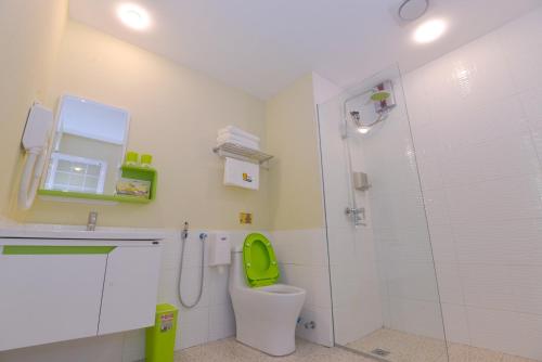 Hotel Pintar, Parit Raja (updated prices 2024)