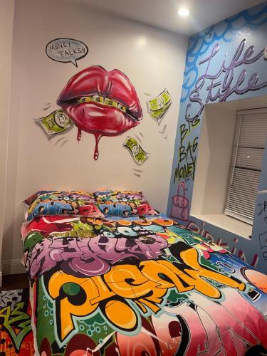 Art Deco Graffiti Suite, Philadelphia – Updated 2023 Prices