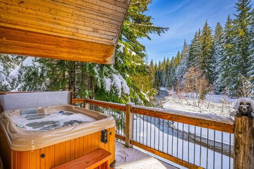 Coal Creek Cabin, Snoqualmie Pass (updated prices 2024)