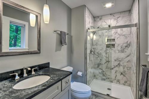 Modern Francestown Retreat on Scobie Pond!, Francestown (updated prices ...