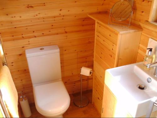 Cosy Cabins at Westfield Farm, Isle of Wight, Yarmouth (updated prices ...