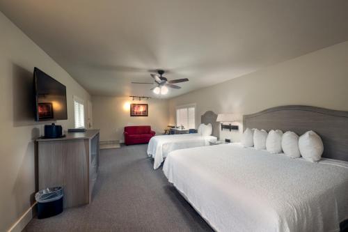 Flying Saddle Resort and Steak House, Alpine – Updated 2023 Prices