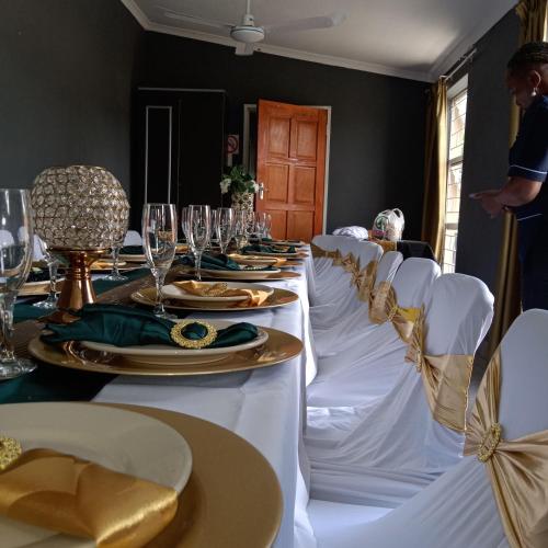 Suits Guest house & bar, Carletonville (updated prices 2025)