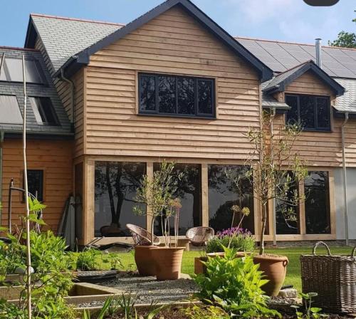 Appleton House, Thornbury (updated prices 2025)