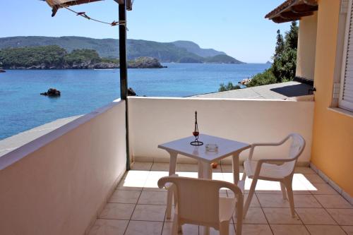 Dolphin Sea View Rooms, Paleokastritsa (updated prices 2024)