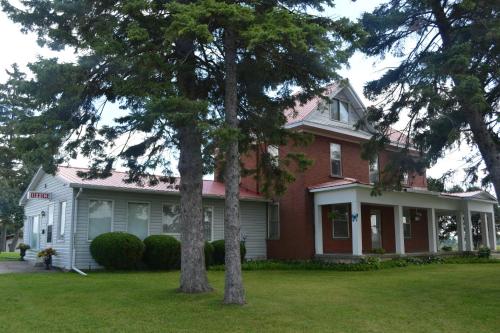 Lighthouse Motel, Walkerton (updated prices 2024)