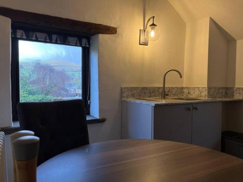 The Barn Behind, Castleton (updated prices 2024)