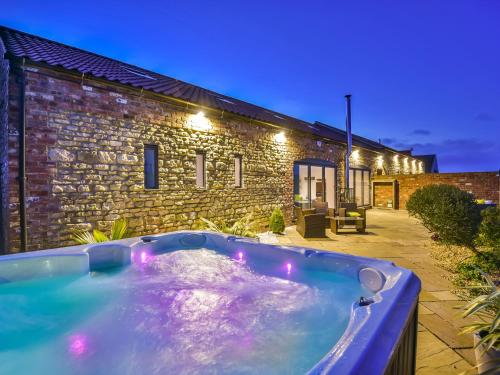 Hideaway, Lincoln – Updated 2023 Prices