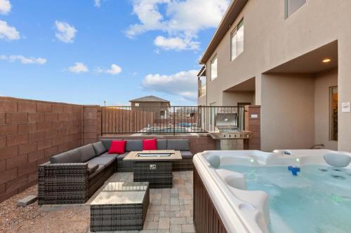 Zion Village Resort 2101 Private Hot Tub, Ping Pong table, and near ...