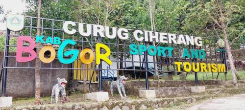 Curug Ciherang Villa & Glamping, Nangeleng (updated prices 2024)