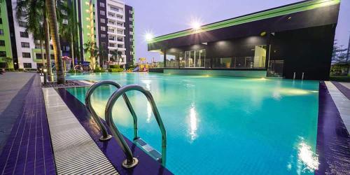 HOMESTAY COMFY CONDO with Waterpark, Pool, Playground & Gym, Ipoh ...