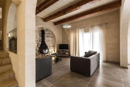 The Muse Gozo Farmhouse with indoor and outdoor pool, Qala – Updated ...