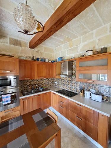 Splendid House Victoria Gozo, Victoria (updated prices 2024)