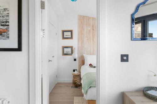 The Sail Loft Suite - Sea View - Private patio, Brixham (updated prices ...