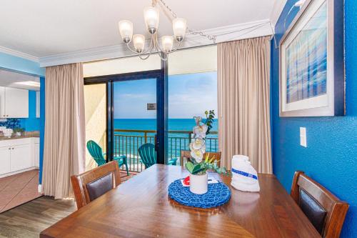 Immaculate Oceanfront Penthouse Suite With Amazing Updates!-Caravelle ...