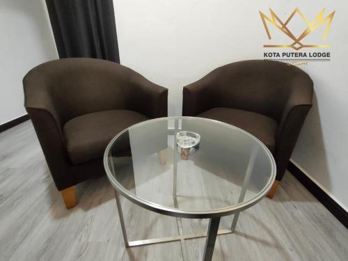 Kota Putera Lodge, Jertih (updated prices 2024)