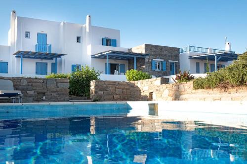 Pergola Paros Cycladic House by the Sea+Pool, Naousa (updated prices 2024)