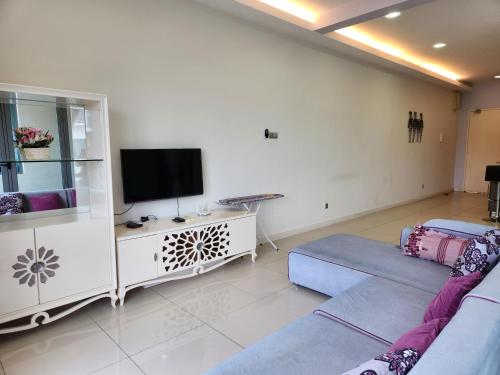 Imago The Loft 7 to 10 pax 2 bathroom 2 to 3 bedroom - LSS HomeStay ...
