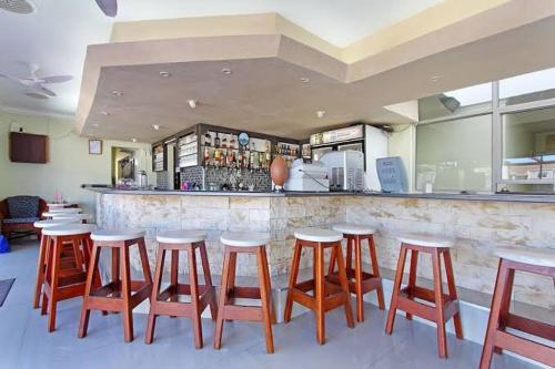 Ocean Breeze @ Hermanus Beach Club, Hermanus (updated prices 2026)