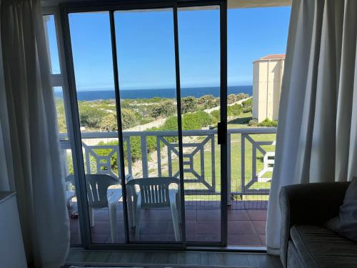 Ocean Breeze @ Hermanus Beach Club, Hermanus (updated prices 2025)
