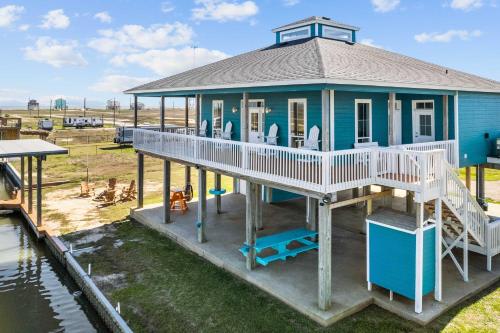 Waterfront Freeport Home with Boat Dock Access!, Freeport – Updated ...
