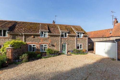 Flint Cottage, Stiffkey (updated prices 2024)
