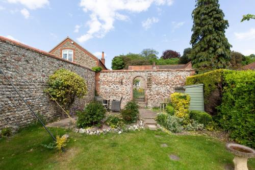 Flint Cottage, Stiffkey (updated prices 2025)