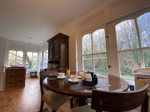 Old Droxford Station Signal Box, Soberton (updated prices 2024)