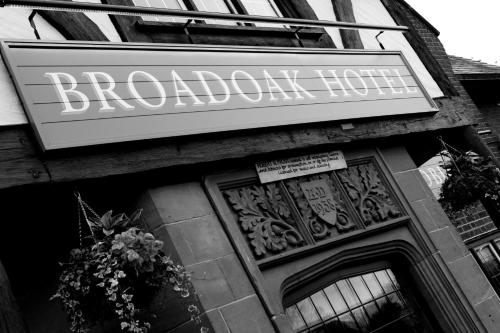 The Broadoak, Ashton under Lyne (updated prices 2024)