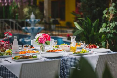 Hotel Mali i Robit, Golem (updated prices 2024)