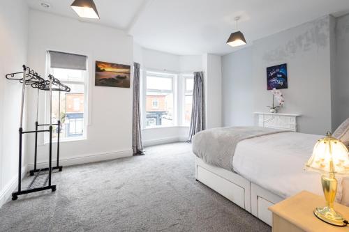 Cheadle village, Cheadle (updated prices 2024)