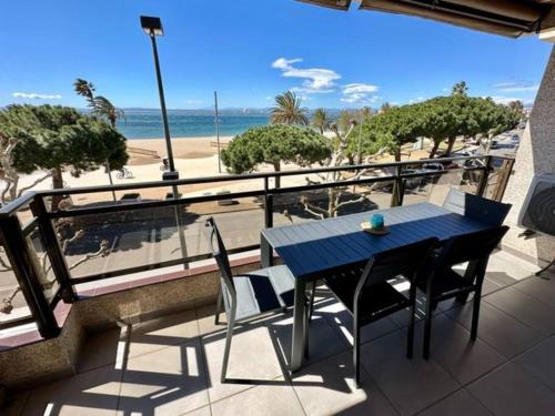 Roses Apartments - Marivent (2rooms) Vistas frontales al mar, Roses ...