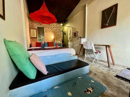 Artist's Place Trat, Trat (updated prices 2025)