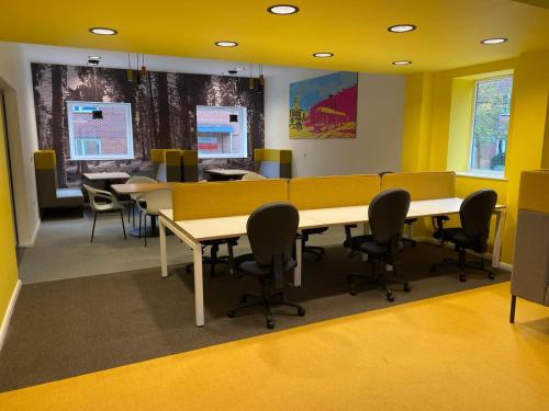 Modern City Living Studios and Apartments at Broadgate Park in ...