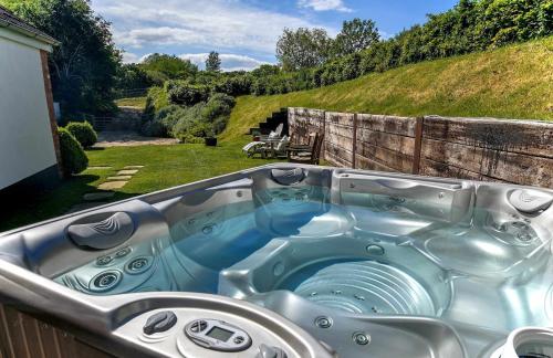 Elliotts Barns With Hot Tubs Close To Coast Venn Ottery Updated Prices 2024