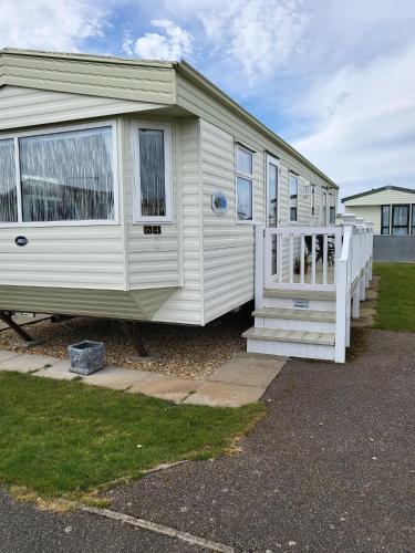 Beautiful Caravan, Ingoldmells (updated prices 2024)
