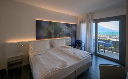 Hotel Riviera, Riva del Garda (updated prices 2024)