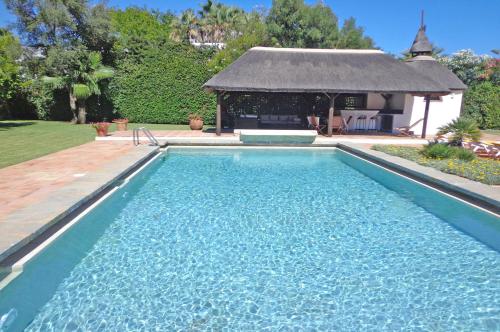 Amazing Beachfront Villa heated pool Marbella, Spain - Booking.com