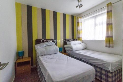 4 Berth Chalet To Hire In Hemsby Near Hemsby Beach In Norfolk Ref ...