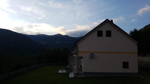 Guest House Trojani, Lëpushë (updated prices 2024)